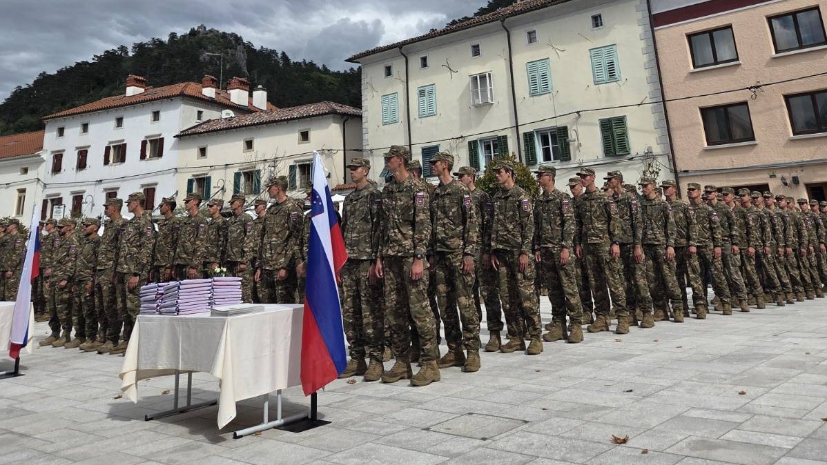 V Vipavi slovesna prisega julijske generacije TVSU - Slovenska vojska